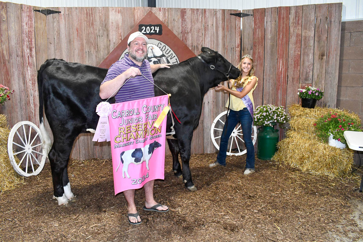 RESERVE CHAMPION DAIRY BEEF STEER: EMMA CATLETT - Farm and Dairy