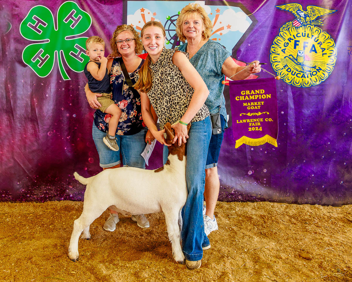 GRAND CHAMPION MARKET GOAT: ALEXIS SHERRY - Farm and Dairy
