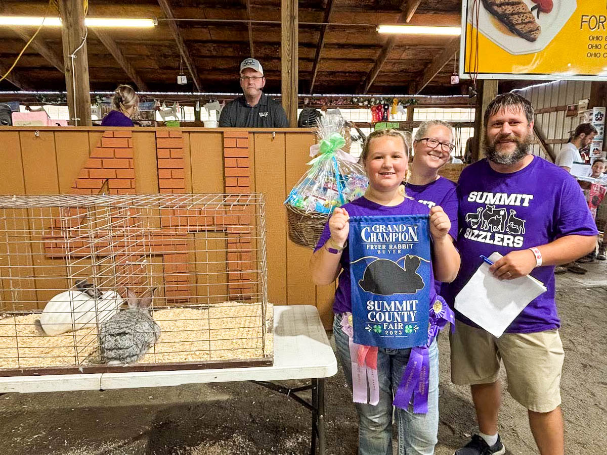 GRAND CHAMPION FRYER RABBIT: MOLLY CROASMUN - Farm and Dairy